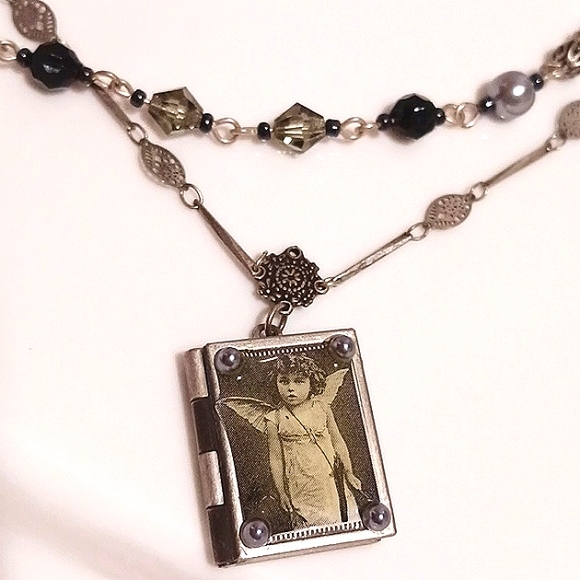 Express | Jewelry | Gorgeous Vintage Express Double Chain Cherub Locket ...